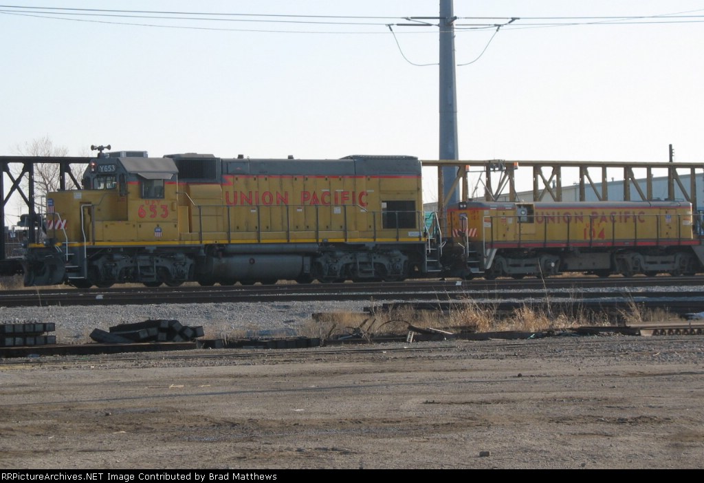 UPY 653 and slug friend